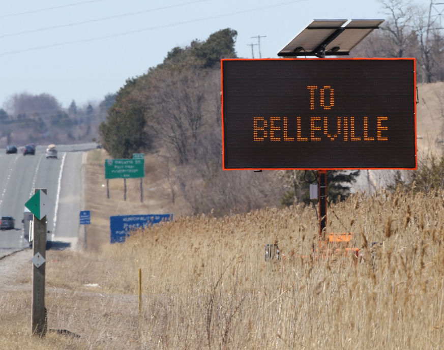 Directionally Challenged Sign on Highway 401 - Today's Northumberland ...