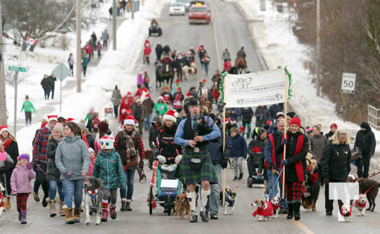 Annual Castleton Santa Claus Pet Parade Takes Place - Today's ...