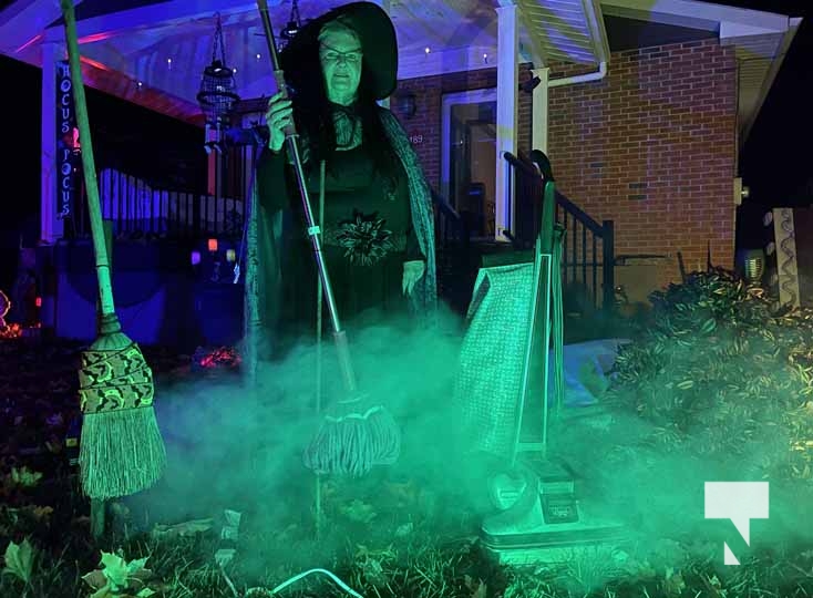 Hocus Pocus Themed Halloween Raising Money for Local Food Bank in ...