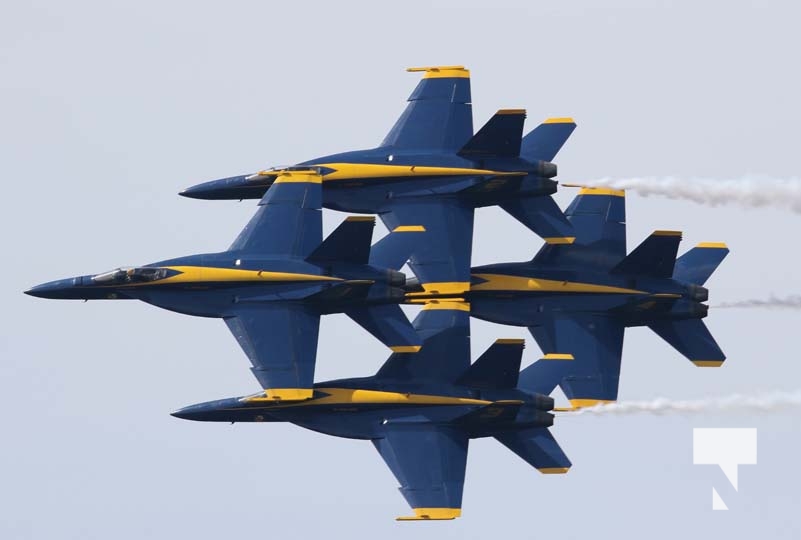 Canadian International Air Show Takes to the Skies in Toronto - Today's ...