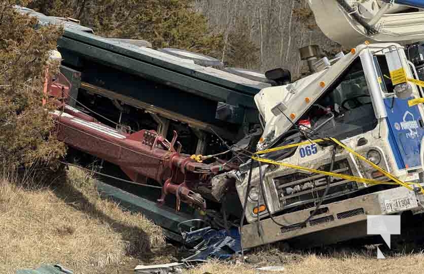 Lennox and Addington OPP - Heavy Town Pulling Concrete Pump Truck ...
