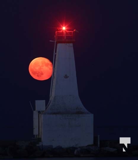 Video - Sturgeon Moon Over Lake Ontario at Cobourg - Today's ...